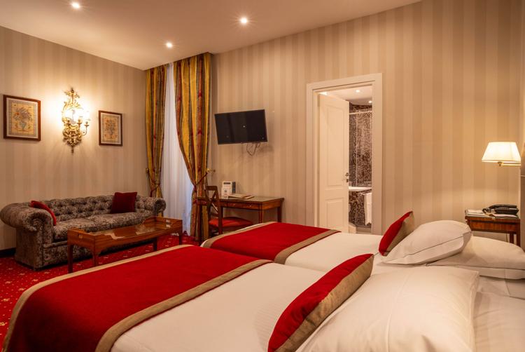 Hotel Rooms & Suites in Rome | Hotel Nazionale Rome