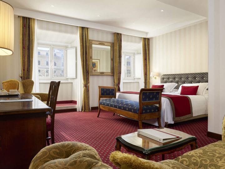 Hotel Rooms & Suites in Rome | Hotel Nazionale Roma
