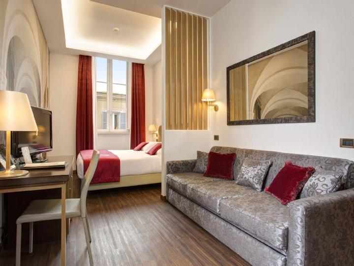 Hotel Rooms & Suites in Rome | Hotel Nazionale Roma