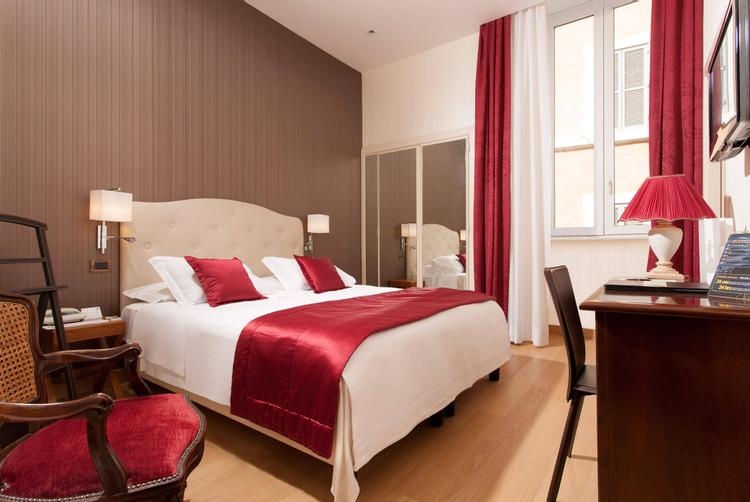 Hotel Rooms & Suites in Rome | Hotel Nazionale Rome