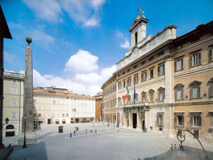 Hotel in The Historic Centre of Rome | Hotel Nazionale Roma